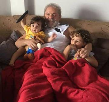 Governo do Paraná cede avião para que Lula vá ao velório do neto em SP ...