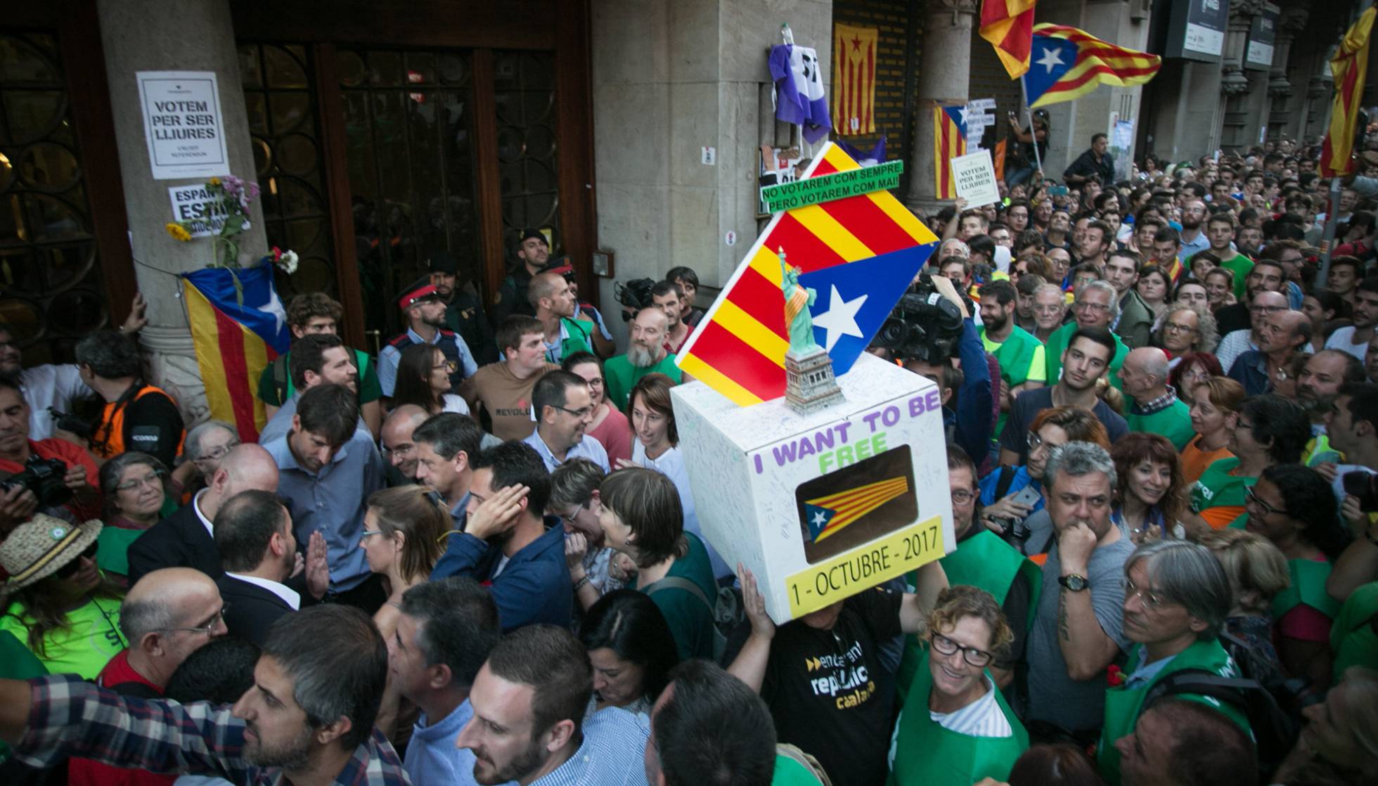 El 61% dels catalans rebutja la validesa del referèndum de l’1 d ...