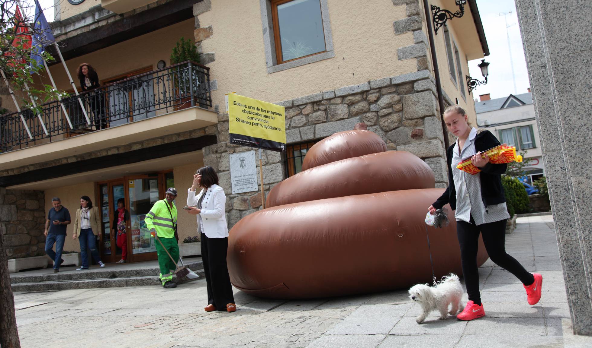 Torrelodones denuncia el robo de la “caca gigante” | Madrid | EL PAÍS