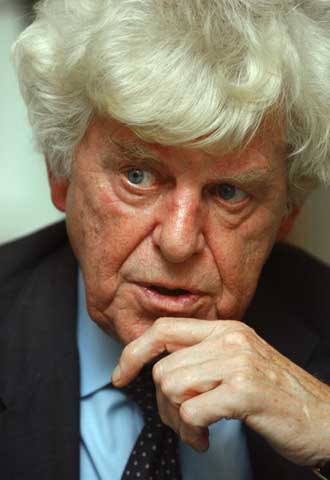 Wim Duisenberg, primer presidente del Banco Central Europeo | Edición ...