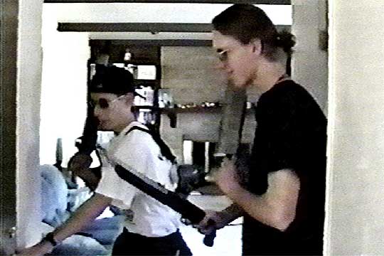 Eric Harris y Dylan Klebold, en un vídeo grabado como trabajo escolar | Edición impresa | EL PAÍS