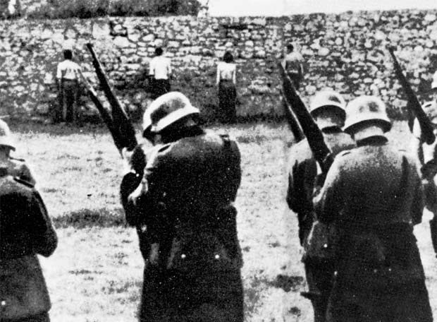 Fusilamiento por la espalda a varios condenados | Edición impresa | EL PAÍS