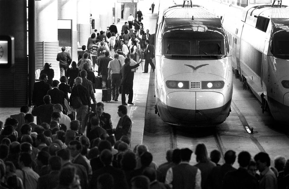 Fotos: El primer viaje del AVE, en imágenes | Economía | EL PAÍS