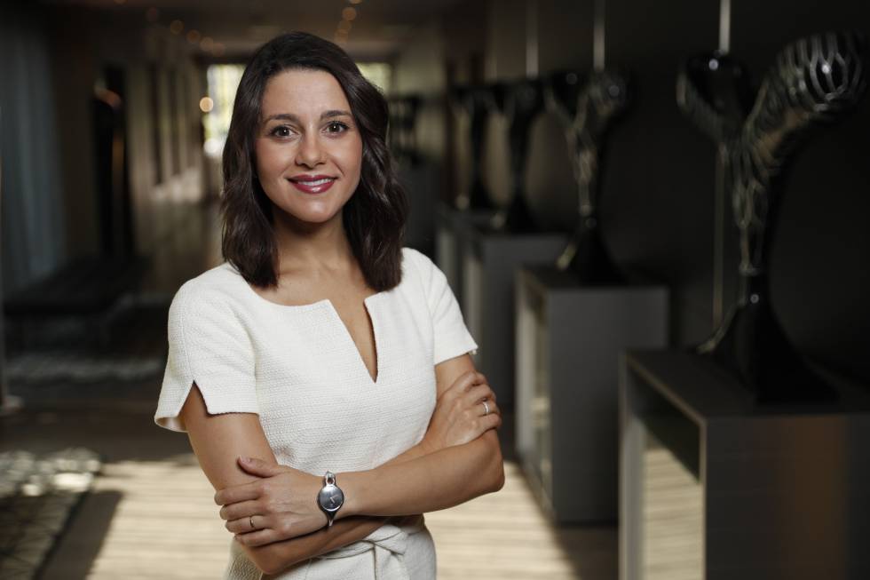 Inés Arrimadas: “Negar el conflicto social es no querer ver a media ...