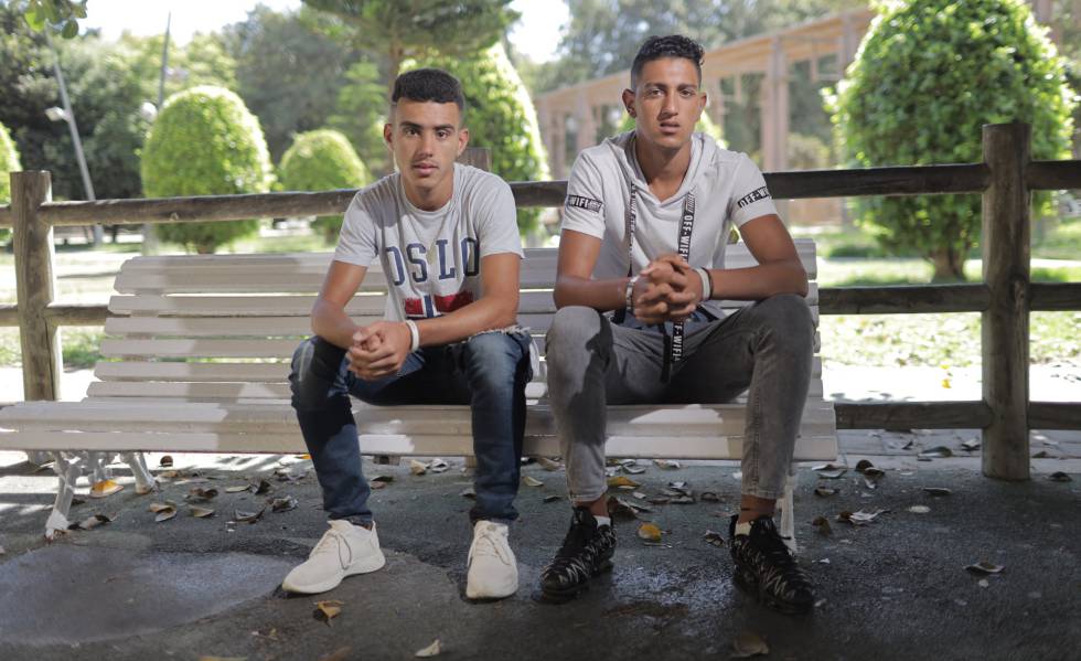 Los menores extranjeros a los que hicieron adultos de golpe en un mismo día | España | EL PAÍS